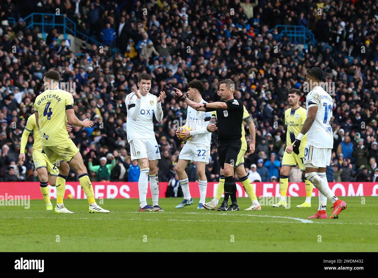 Awards season 2024 hi-res stock photography and images - Alamy