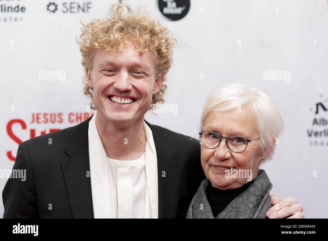 AMSTERDAM - Sebas van der Sangen on the red carpet for the premiere of ...
