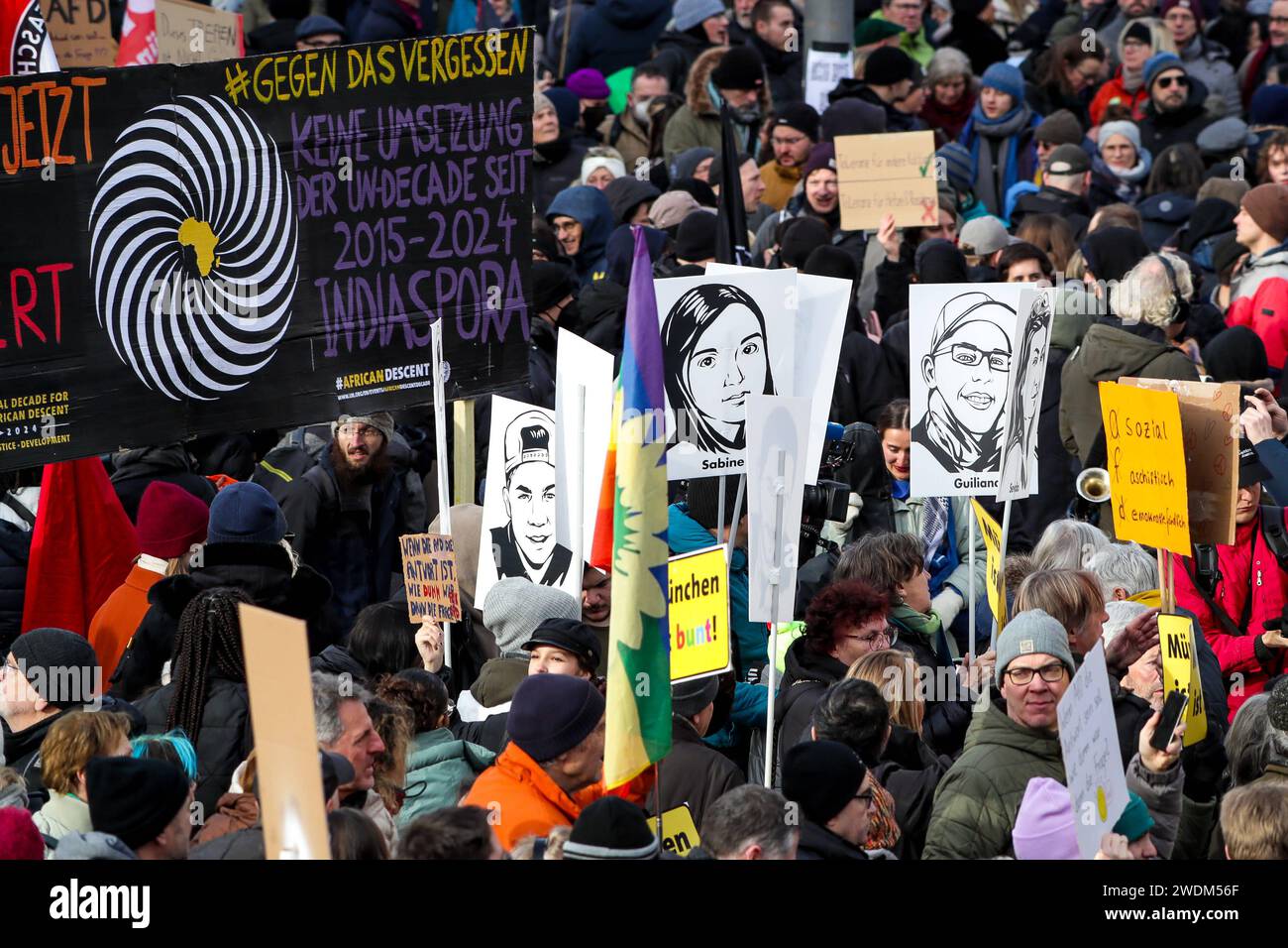 Muenchen Tausende Menschen demonstrieren gegen die AfD und gegen ...