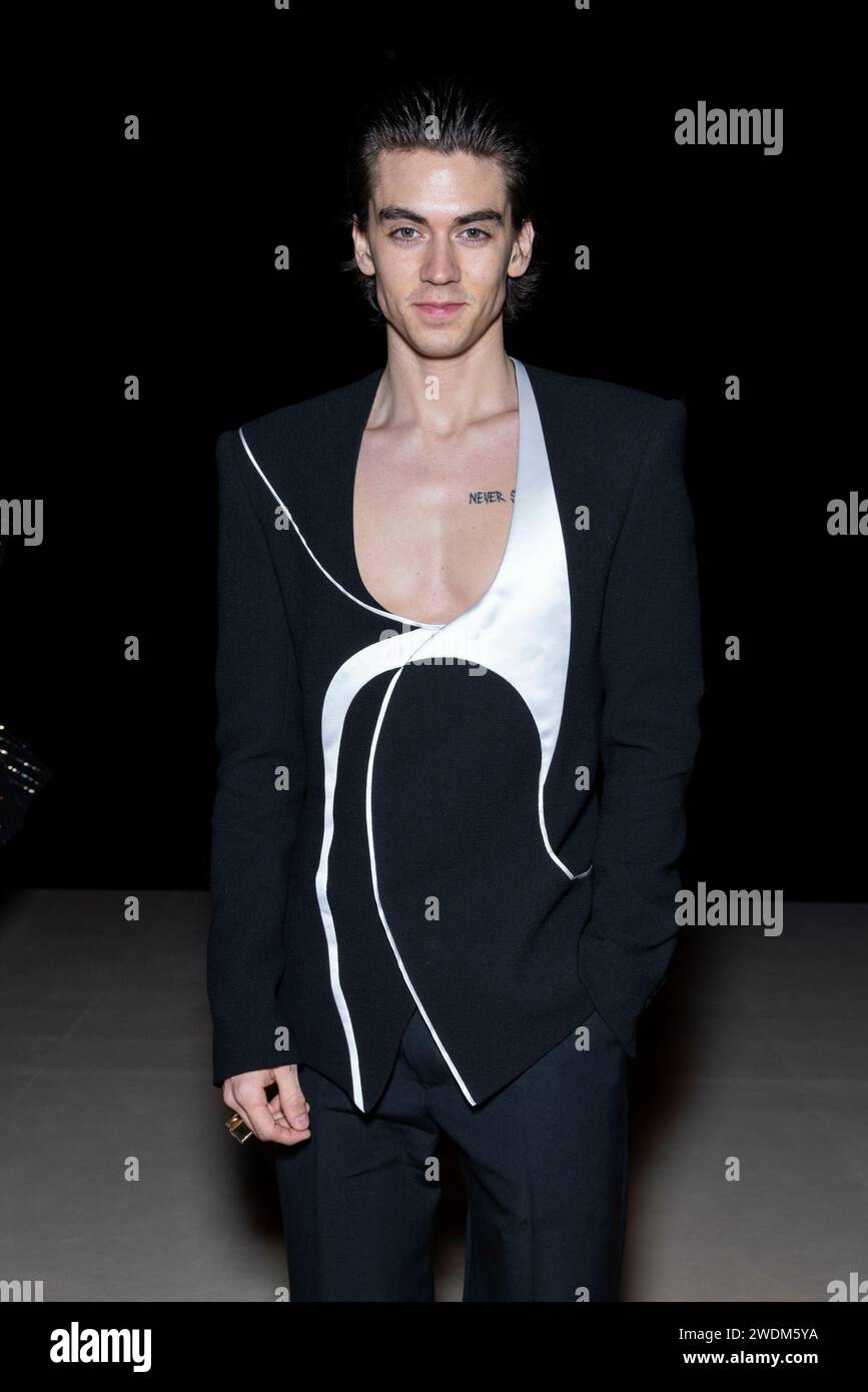 Paris, Frankreich. 20th Jan, 2024. Zack Lugo attends BALMAIN Homme Fall ...