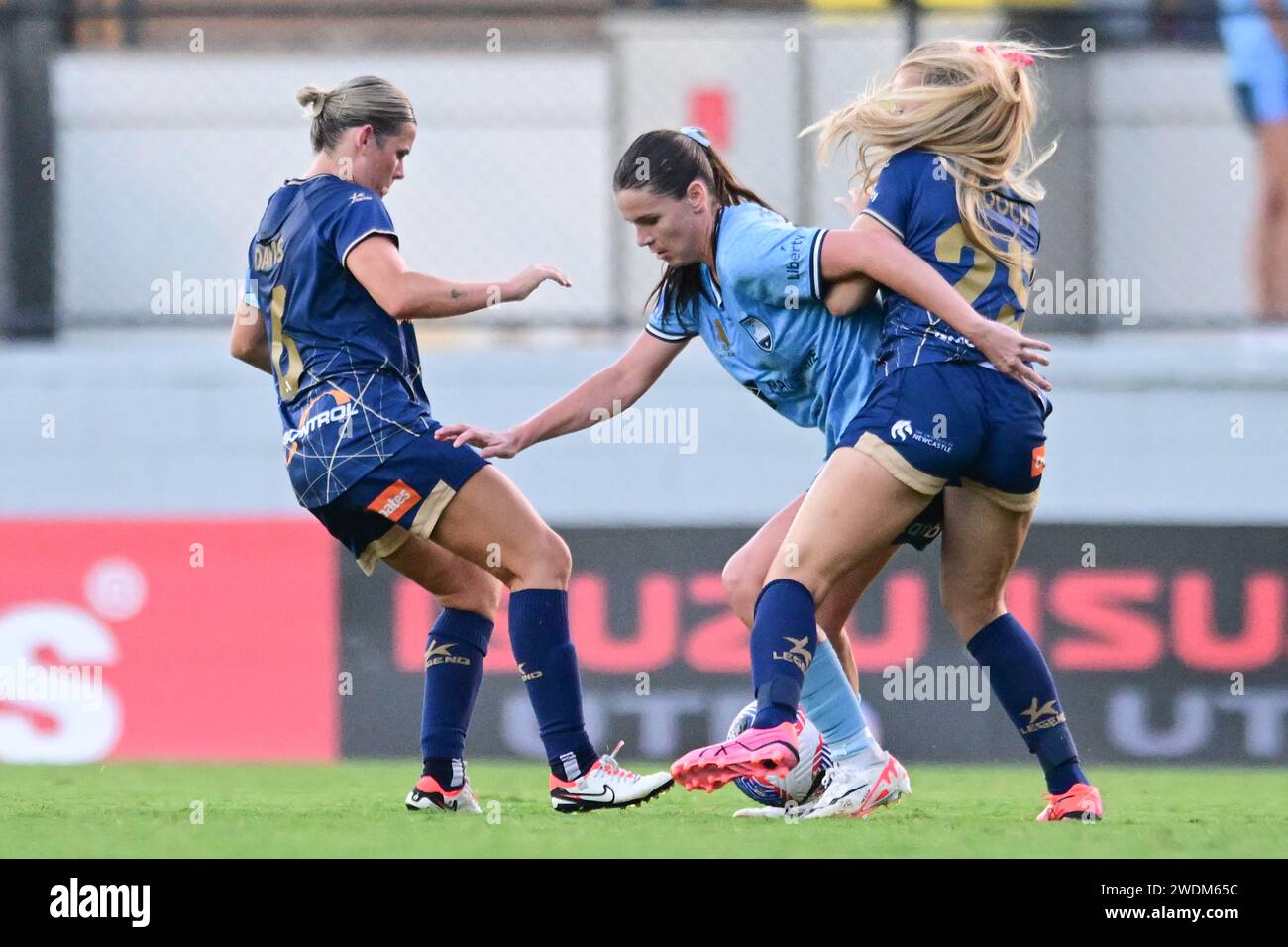 Lilyfield, Australia. 21st Jan, 2024. Cassidy Davis (L), Lara Gooch (R ...