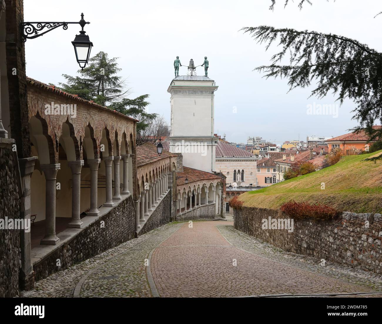 15th century venetian gothic style hi-res stock photography and images ...