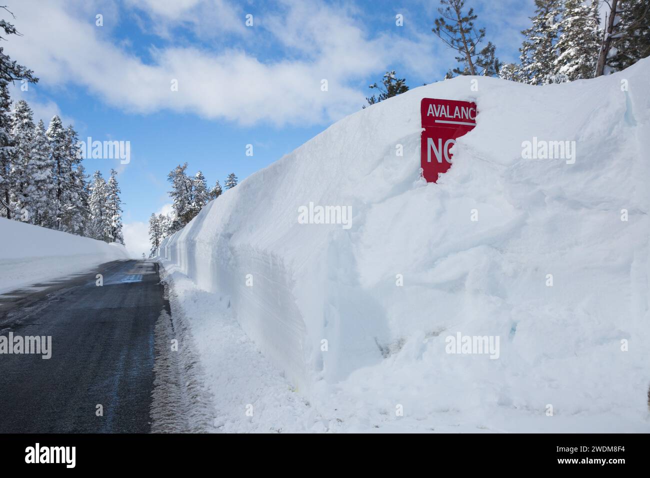 Buried avalanche sign hi-res stock photography and images - Alamy