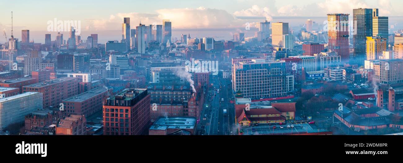 Misty manchester morning hi-res stock photography and images - Alamy