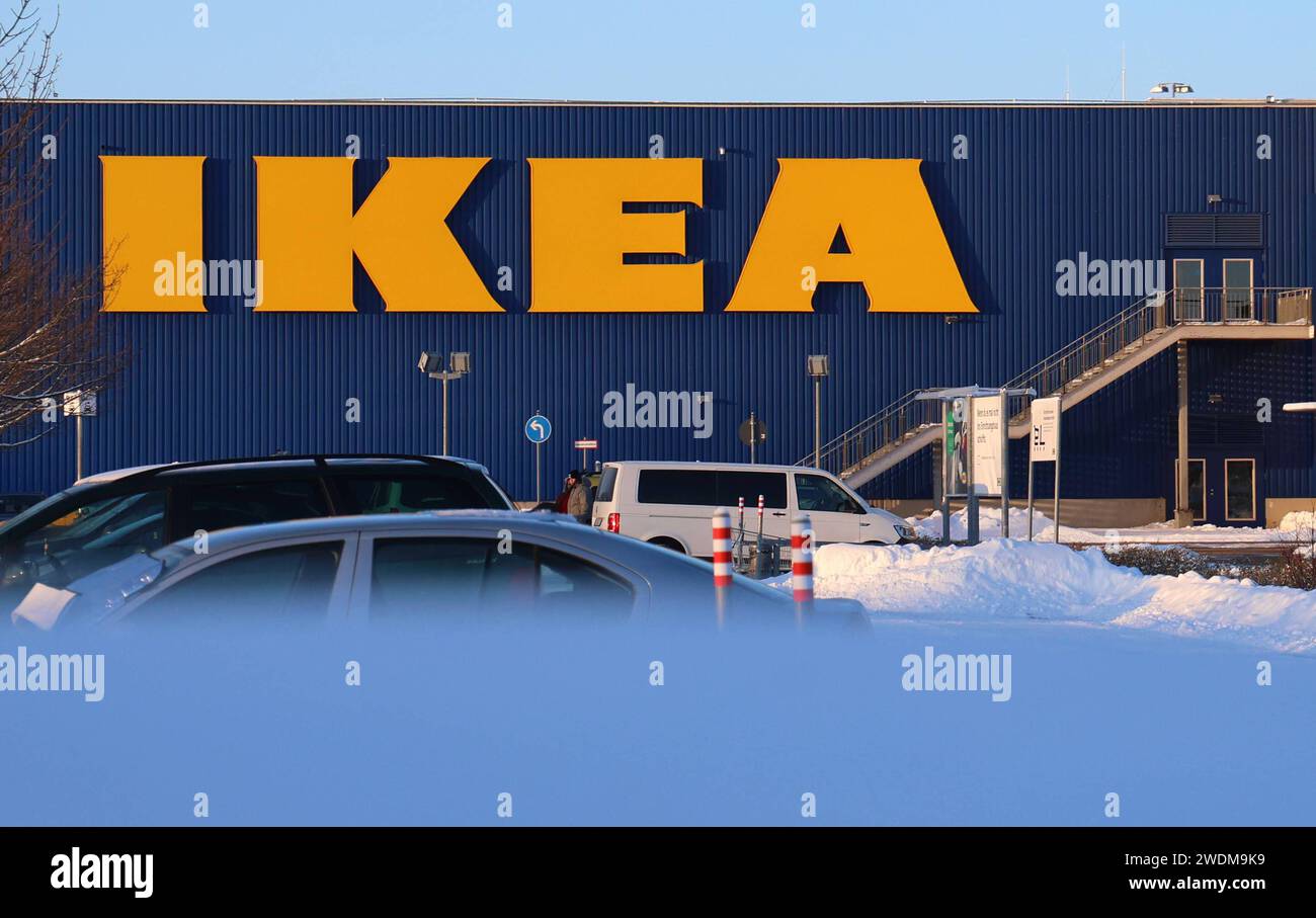 Ikea 19.01.2024, Erfurt, Schriftzug IKEA am Moebelhaus in Erfurt *** Ikea 19 01 2024, Erfurt ...