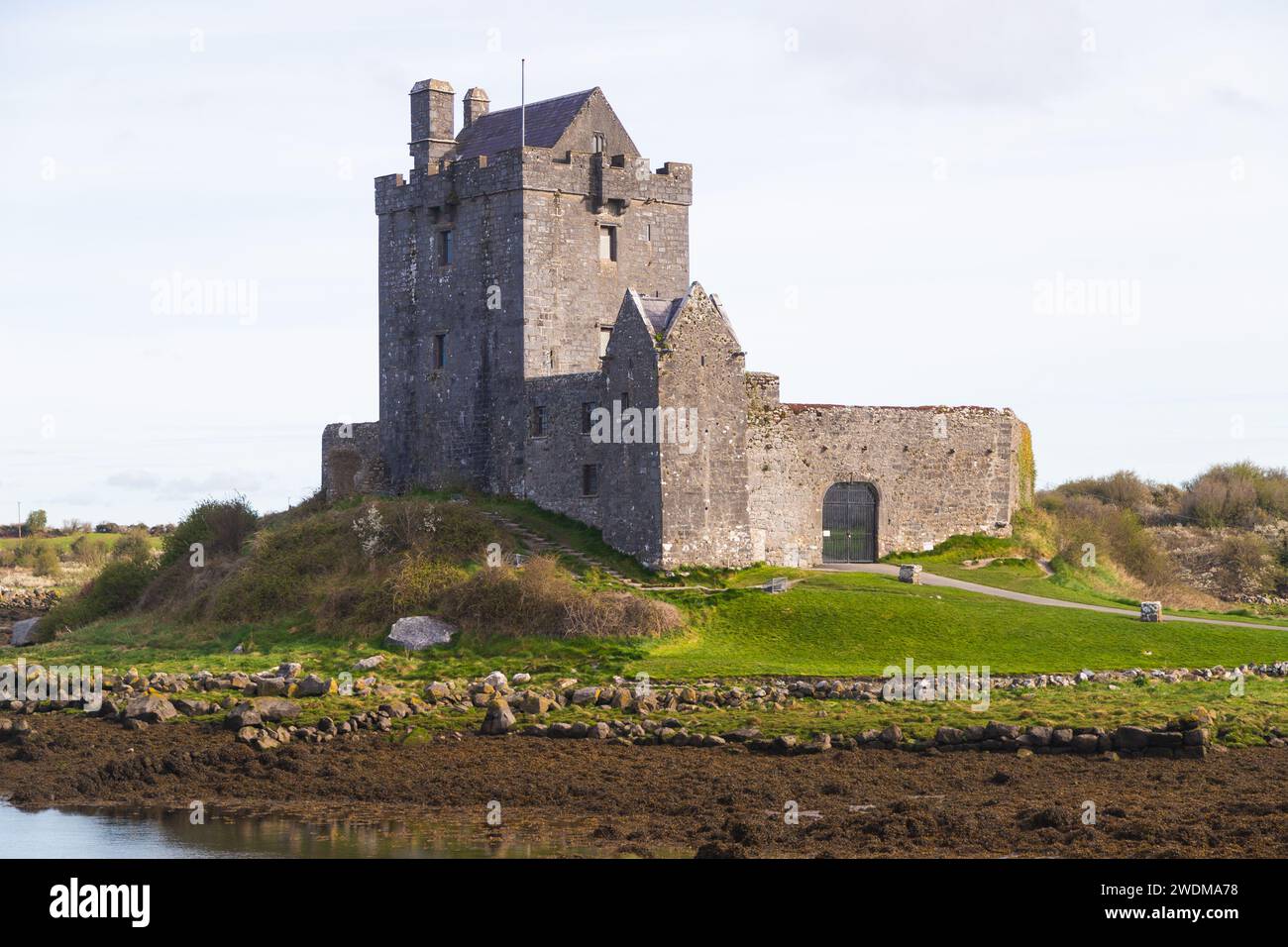 REPUBLIC OF IRELAND - 7TH APRIL 2023: The Dunguaire Castle on the ...