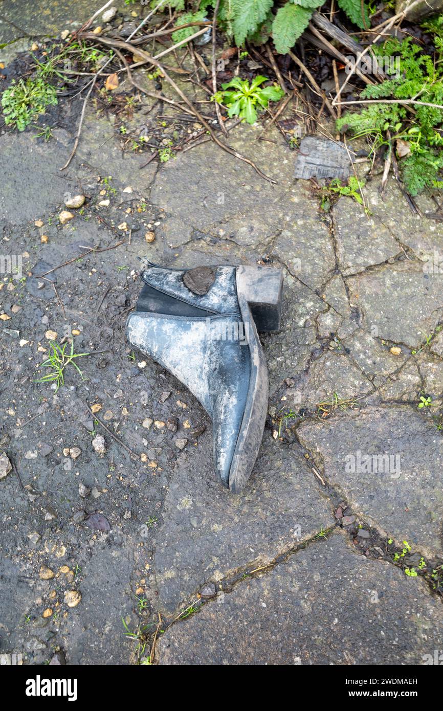 Lost shoe street hi-res stock photography and images - Alamy
