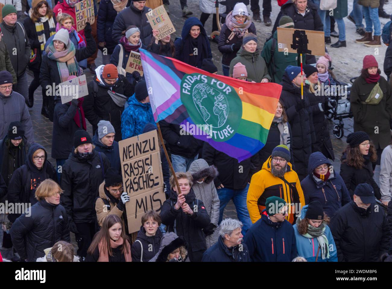 Zusammen gegen Rechts Mehrere Tausend Menschen protestieren am Sonntag ...