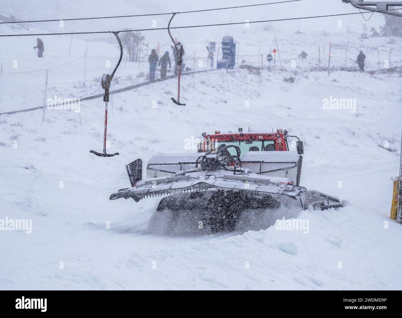 Piste basher hi-res stock photography and images - Alamy