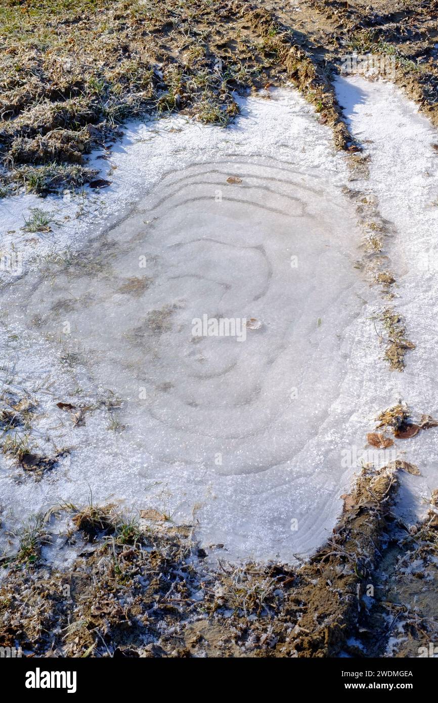 Frozen mud hi-res stock photography and images - Alamy