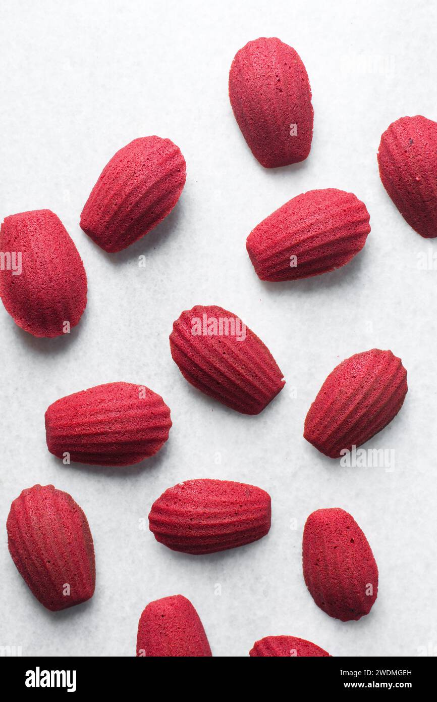 Red velvet madeleines hi-res stock photography and images - Alamy