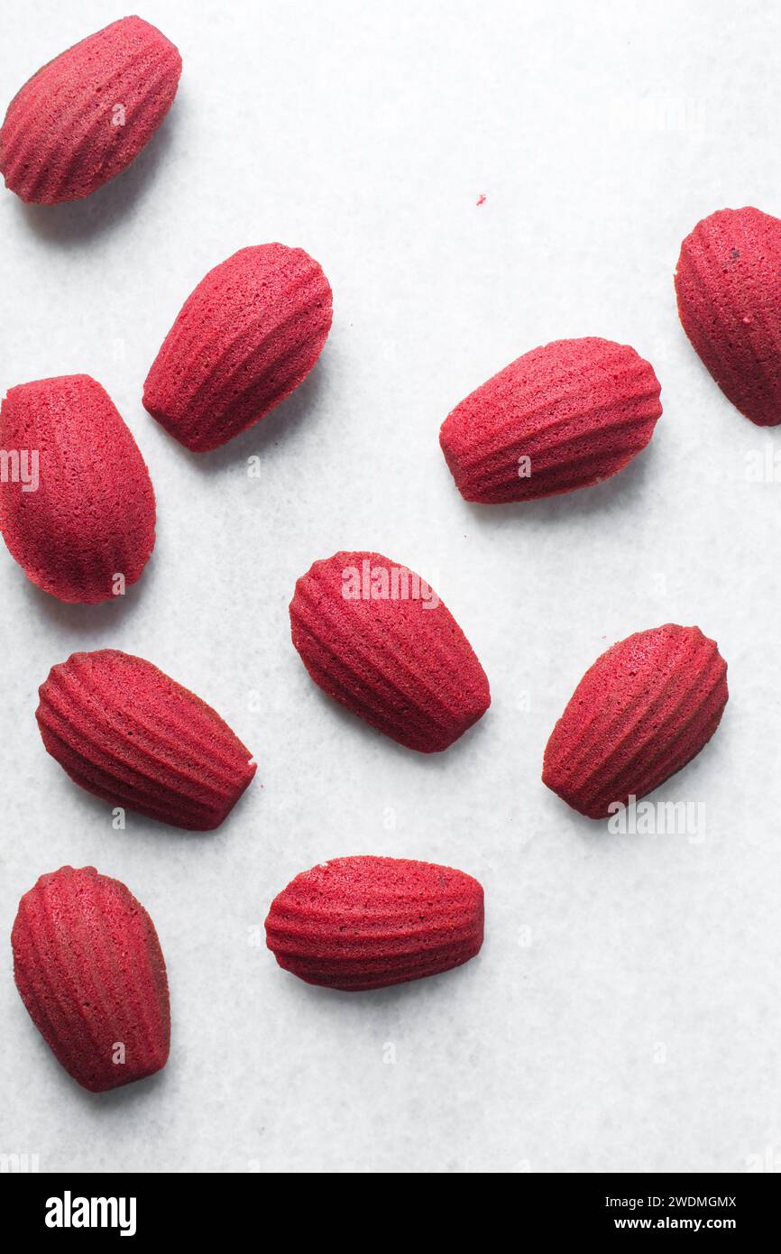Red velvet madeleines hi-res stock photography and images - Alamy