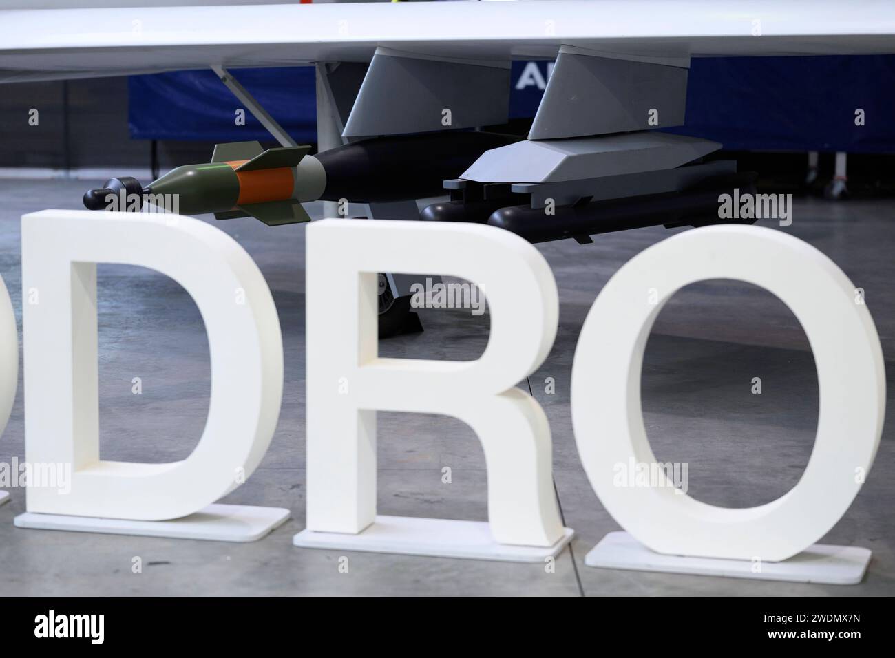 Modell einer Eurodrone, Drohne, unbemannt, Fluggeraet ...