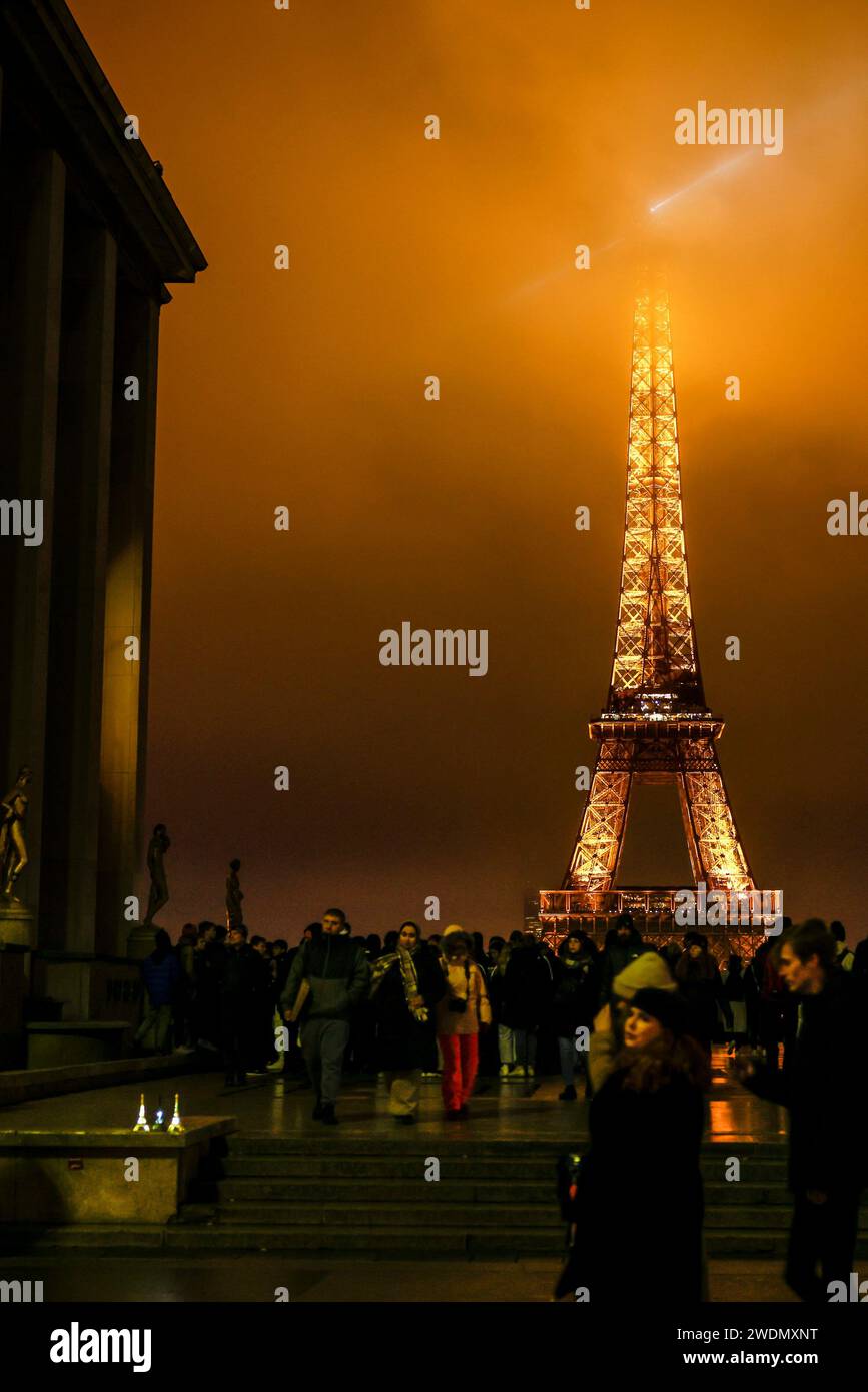 Paris 2024 tour eiffel hi-res stock photography and images - Alamy
