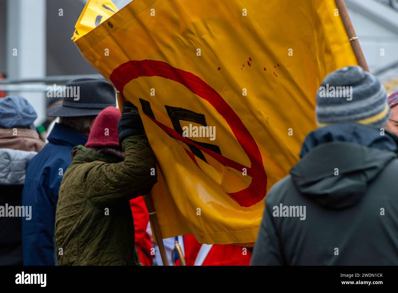 Crossed out swastika hi-res stock photography and images - Alamy
