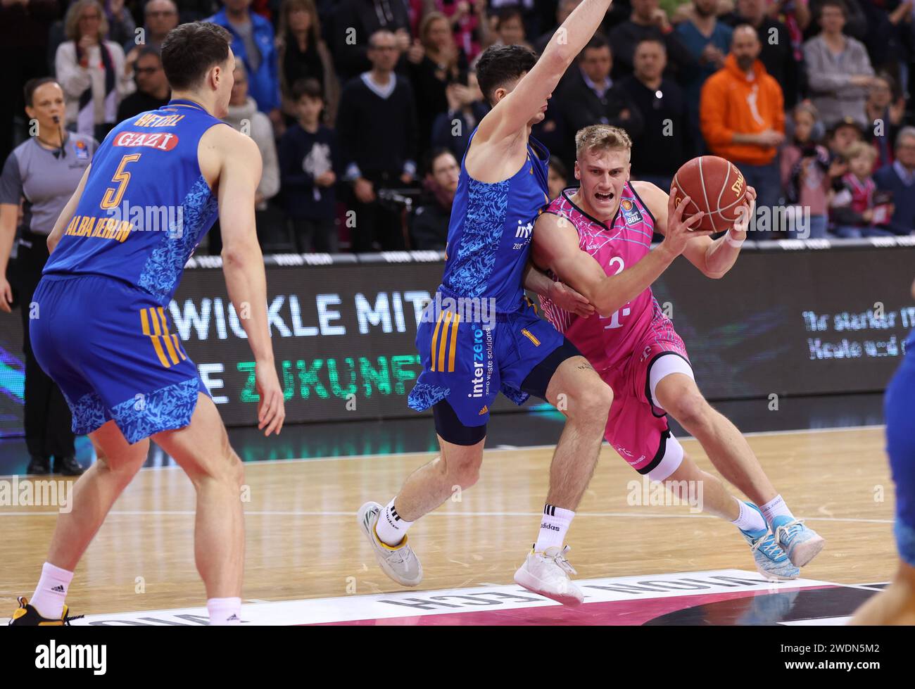 Bonn, Deutschland. 21st Jan, 2024. Gabriele Procida (Alba), Sam Griesel ...