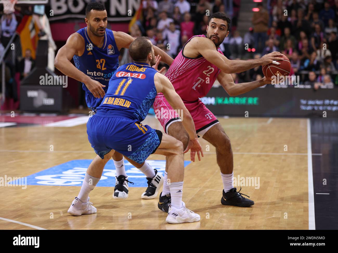 Bonn, Deutschland. 21st Jan, 2024. Johannes Thiemann (Alba), Matt ...