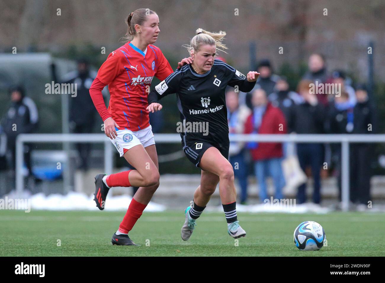 Hamburg, Deutschland. 21st Jan, 2024. v.li.: Liza von Blumenthal ...