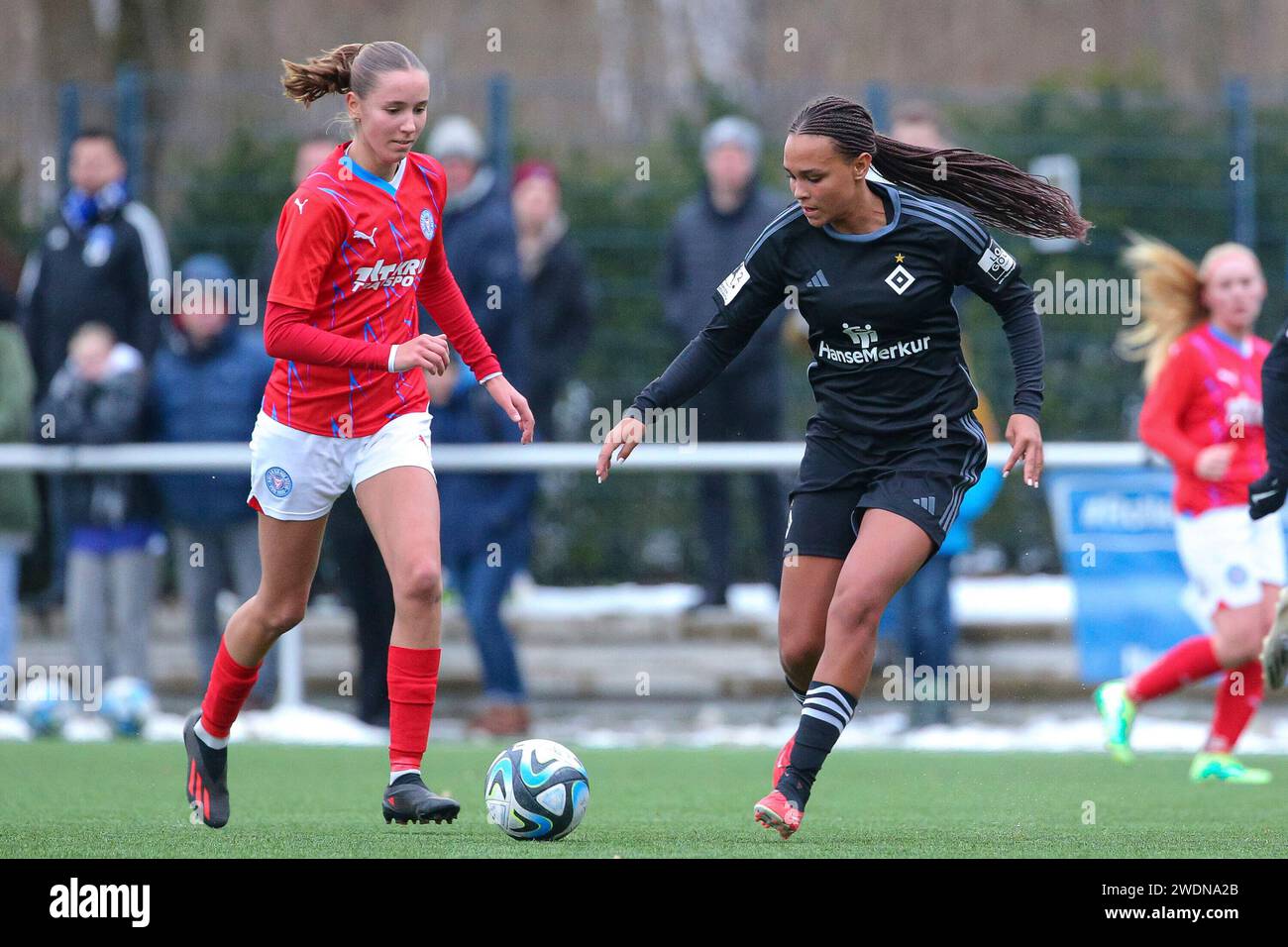 Hamburg, Deutschland. 21st Jan, 2024. v.li.: Liza von Blumenthal ...