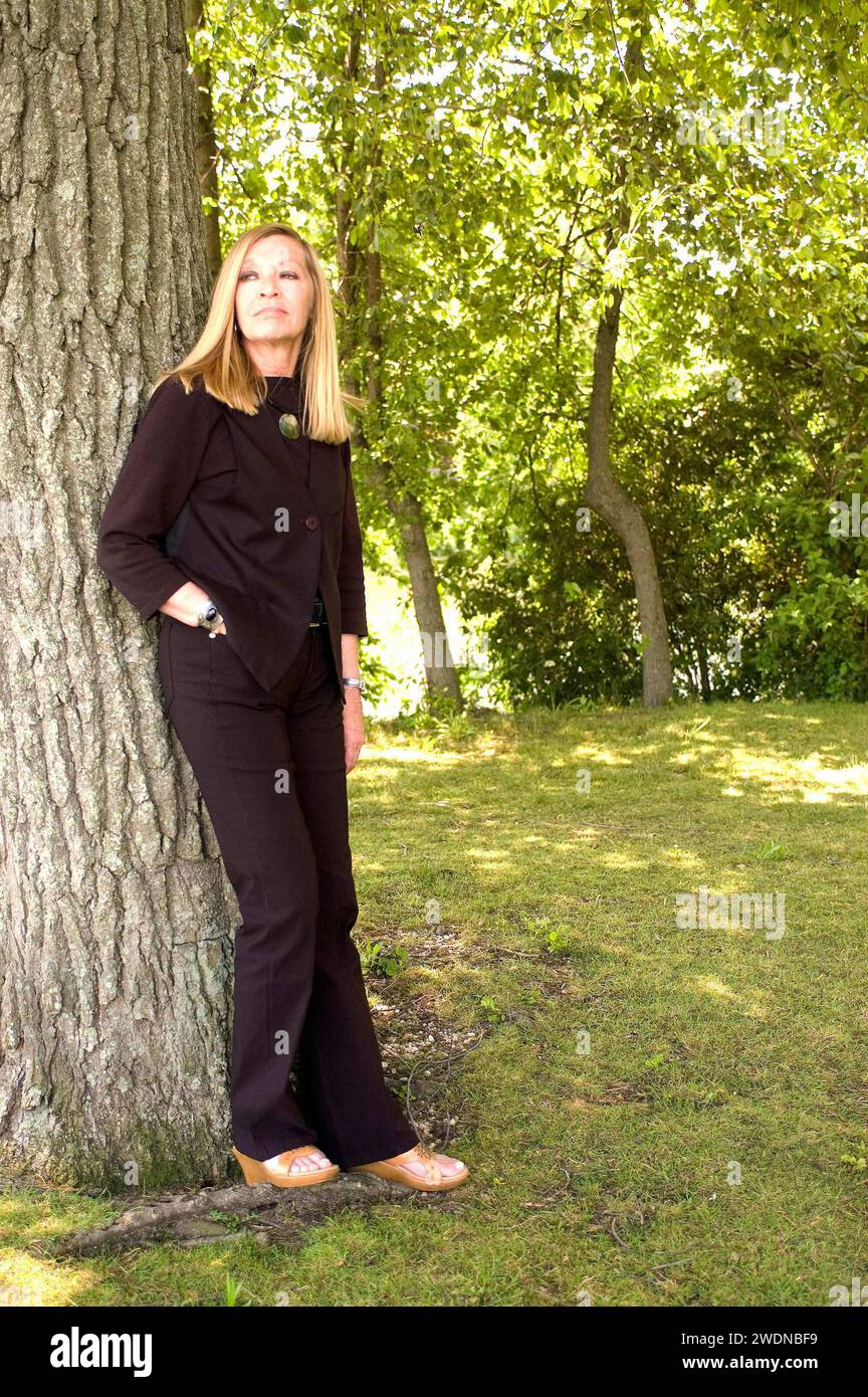 FILE - Singer Mary Weiss is photographed in Babylon, N.Y., on June 18 ...
