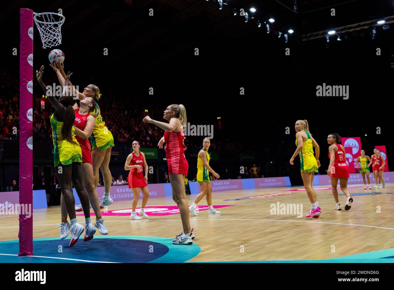 Courtney bruce netball hi-res stock photography and images - Alamy