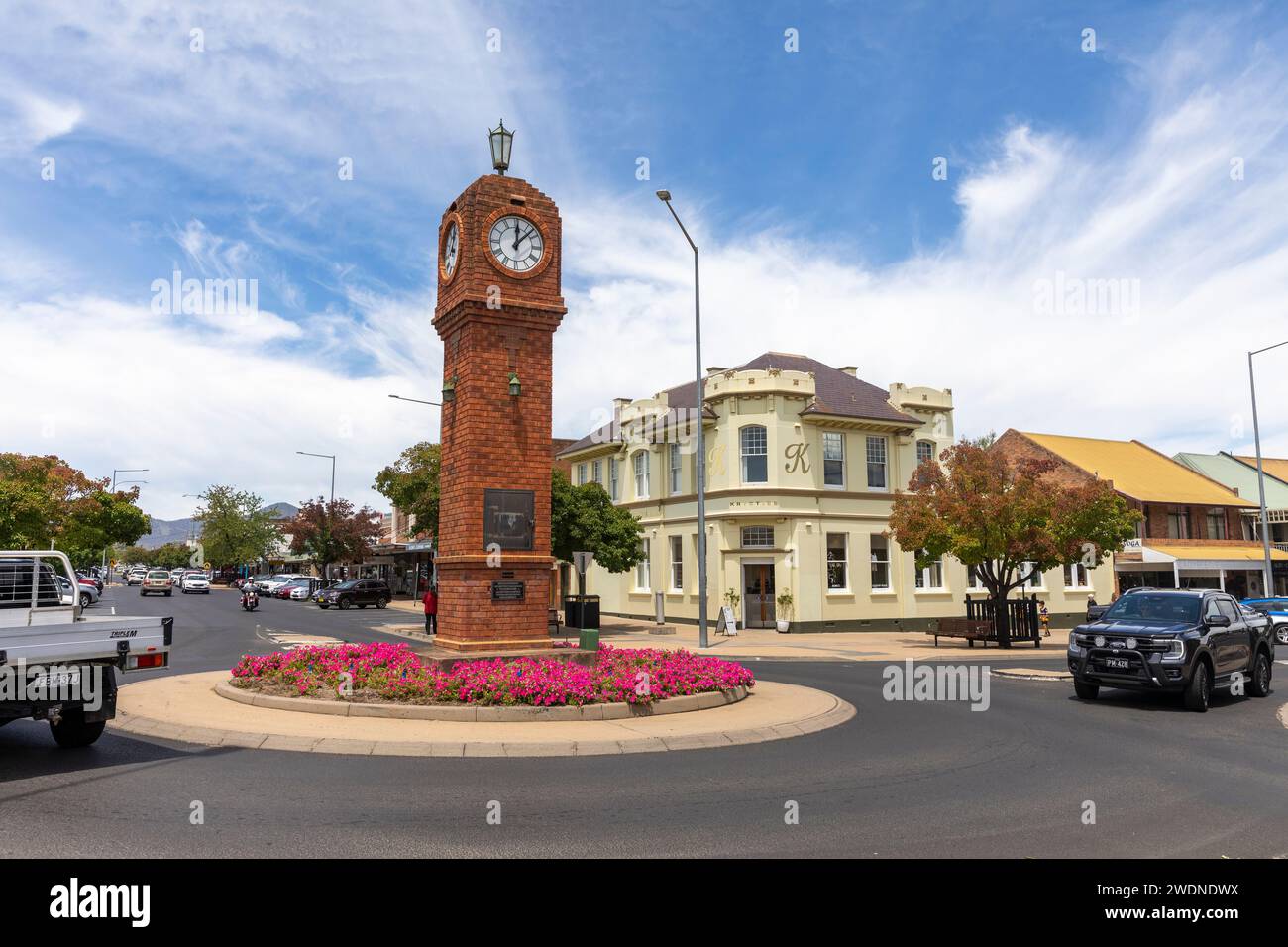 War memorial and clock tower hi-res stock photography and images - Alamy