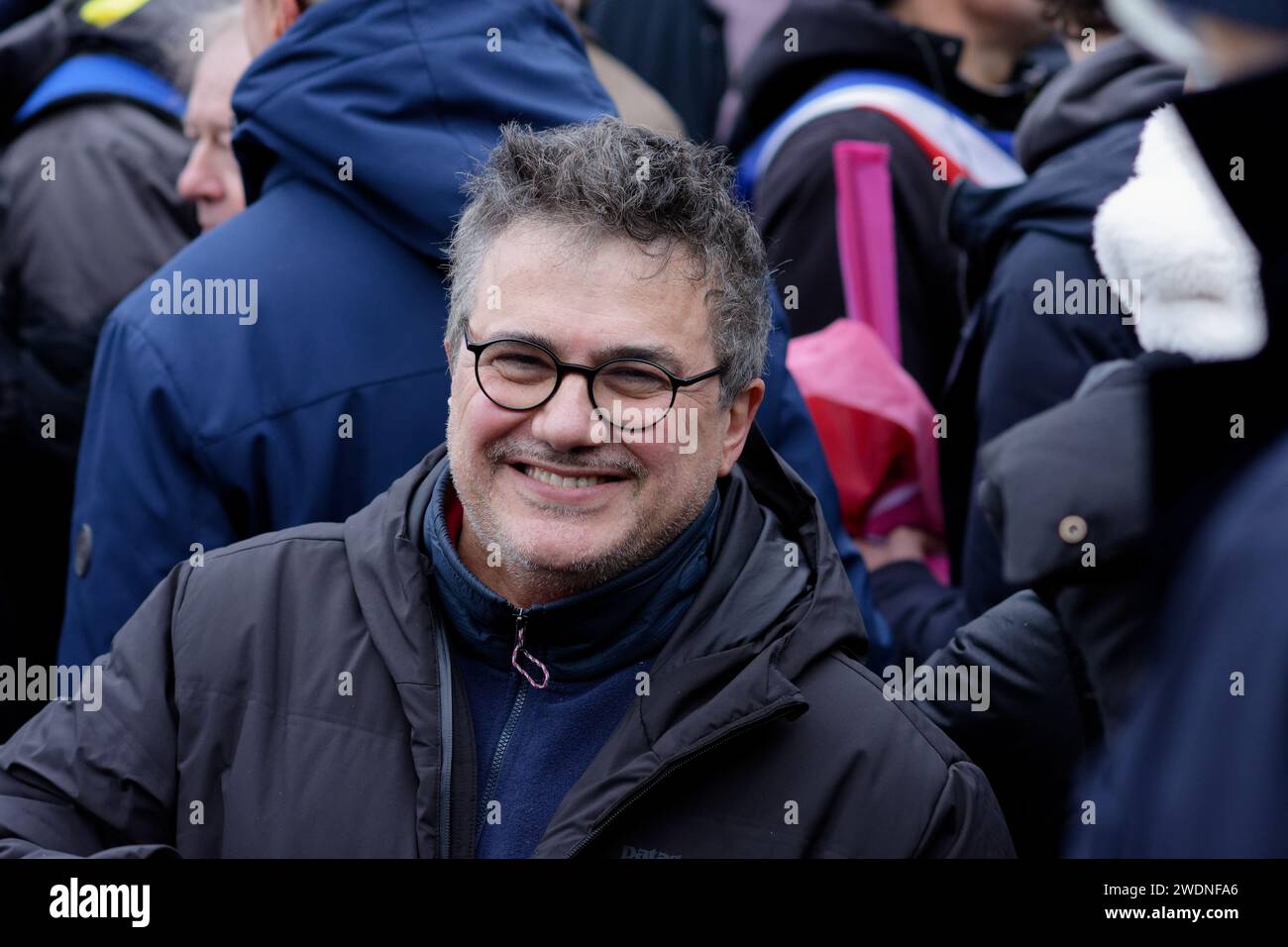 La gauche et les syndicats unis contre la loi immigration, dite loi ... La gauche et les syndicats unis contre la loi immigration, dite loi ...