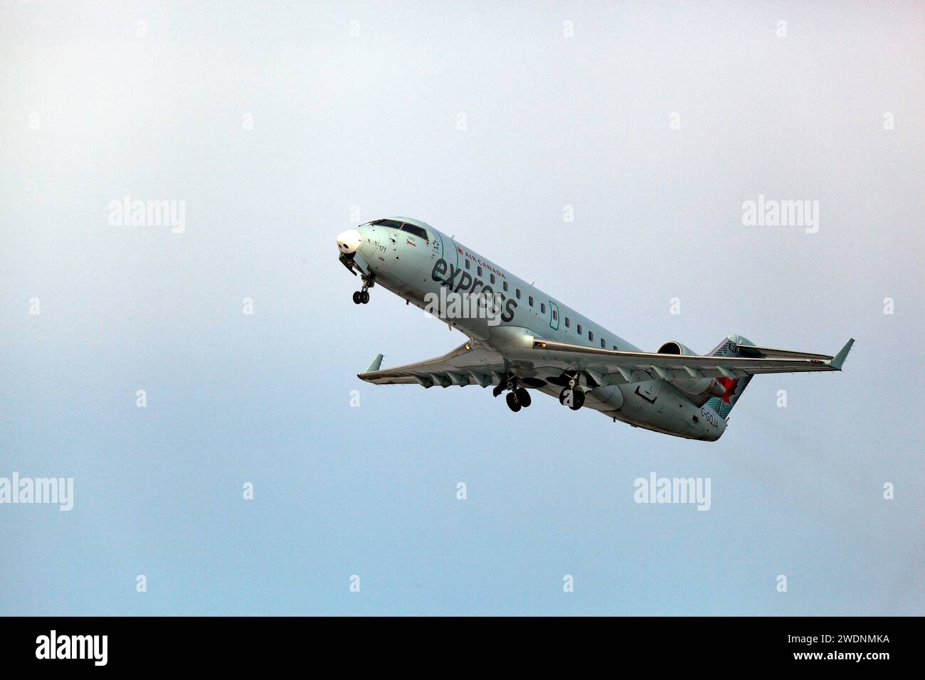 Bombardier aircraft engine hi-res stock photography and images - Alamy