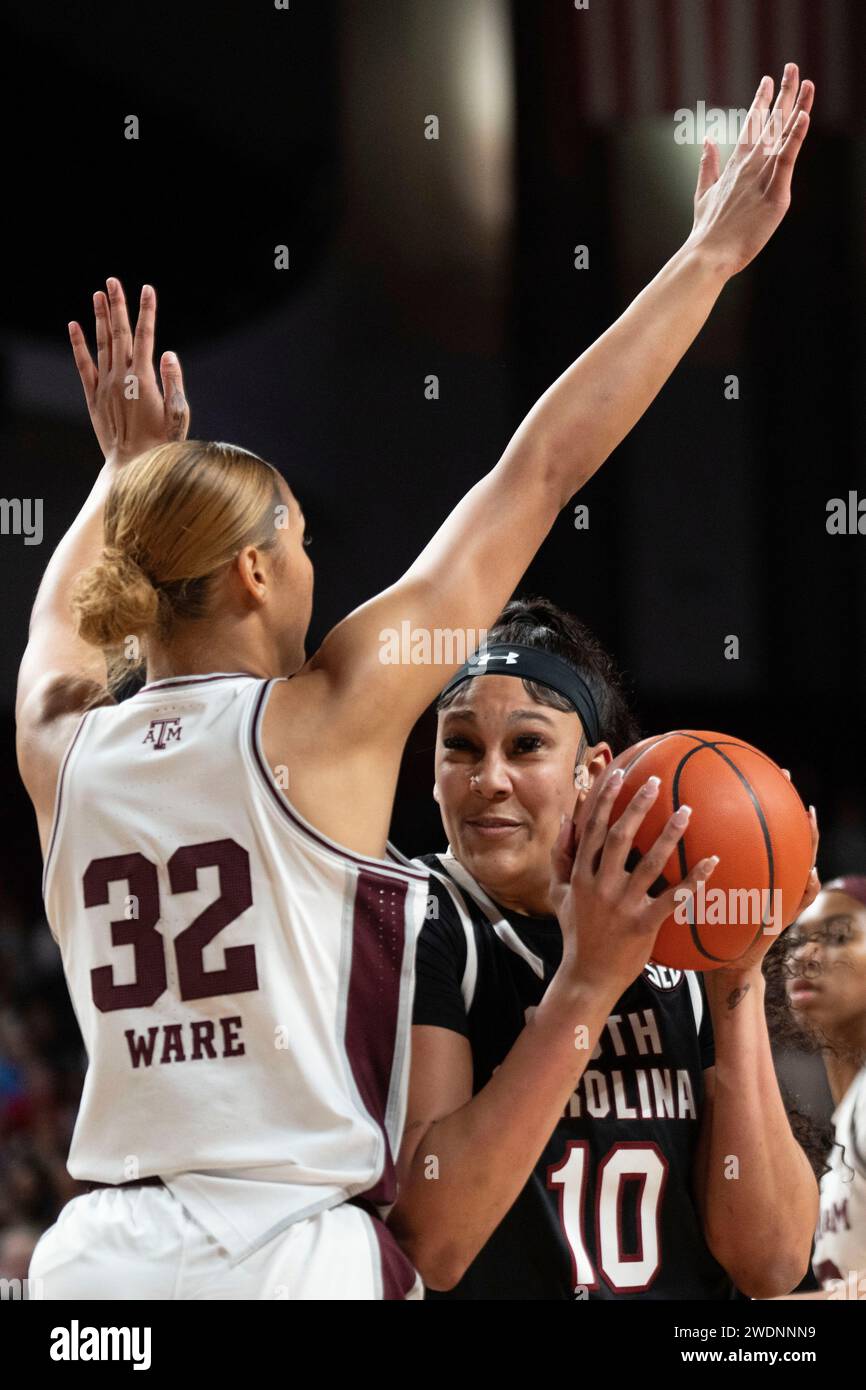 South Carolina center Kamilla Cardoso (10) looks to shoot past Texas A ...