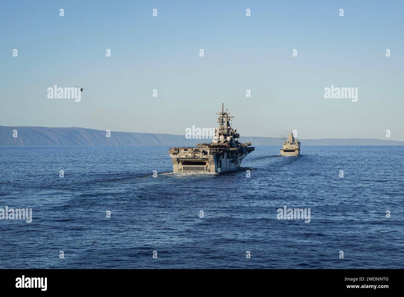 Amphibious transport dock ship USS Somerset (LPD 25), right, and ...