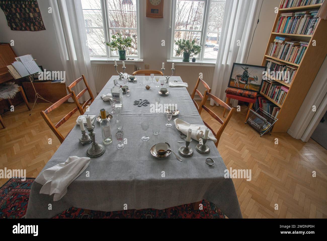 Empty dinner plate after meal hi-res stock photography and images - Alamy