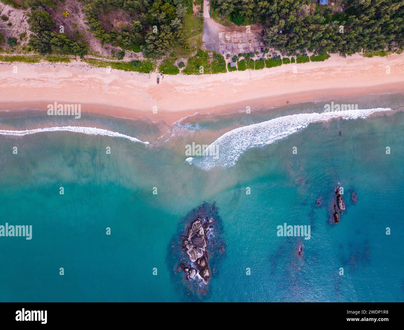 Bird eye view seashore with wave crashing on sandy shore. Beautiful ...