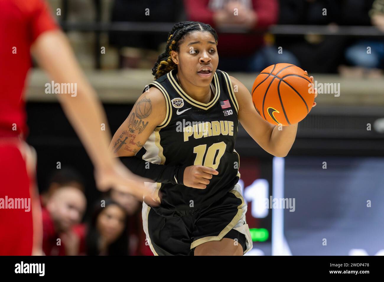 Purdue guard Jeanae Terry (10) brings the ball up court during an NCAA ...