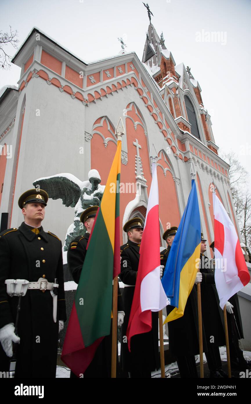 Vilnius, Lithuania. 21st Jan, 2024. Lithuanian soldiers stand guard ...