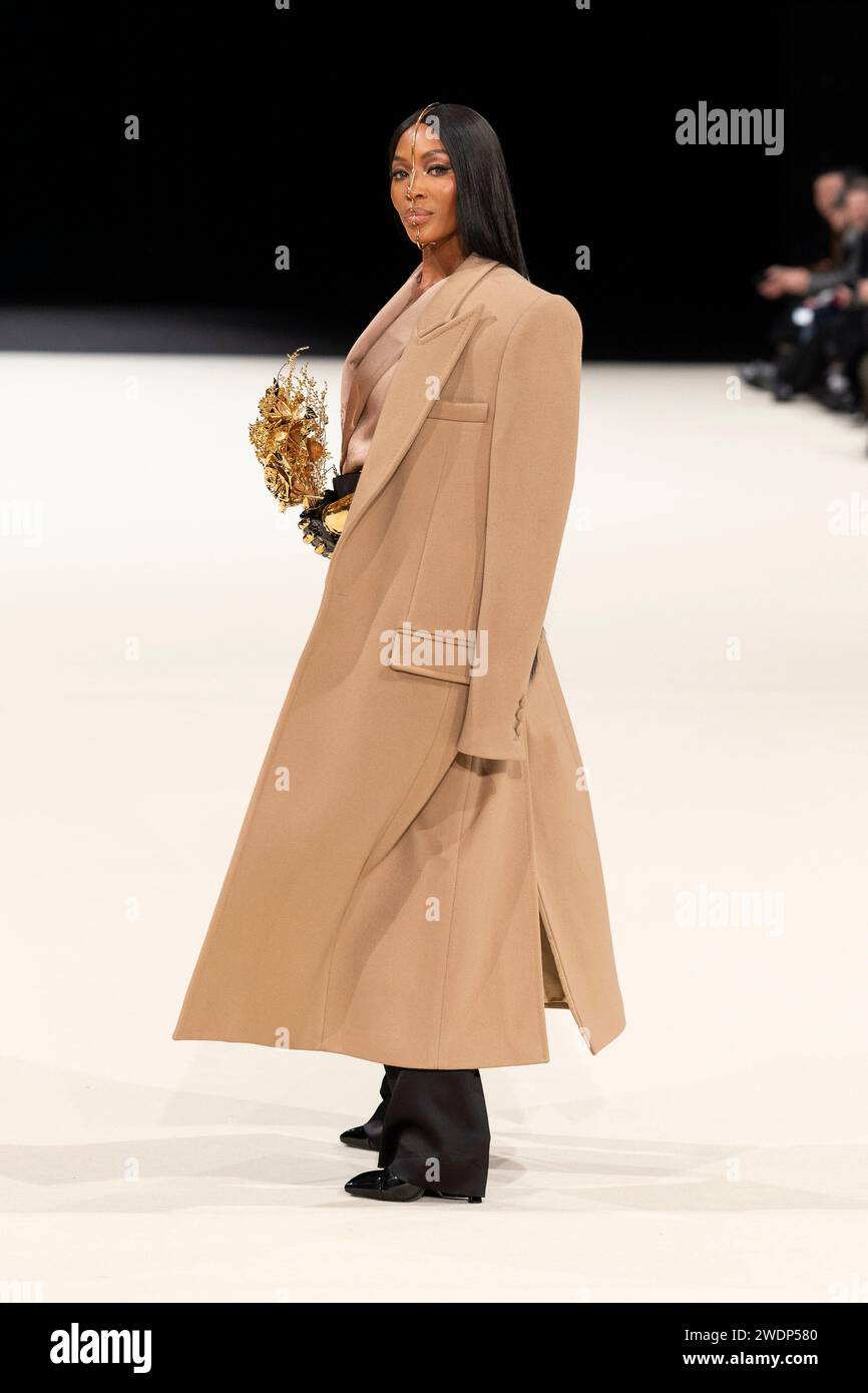 Paris, Frankreich. 20th Jan, 2024. Naomi Campbell at BALMAIN HOMME Fall ...