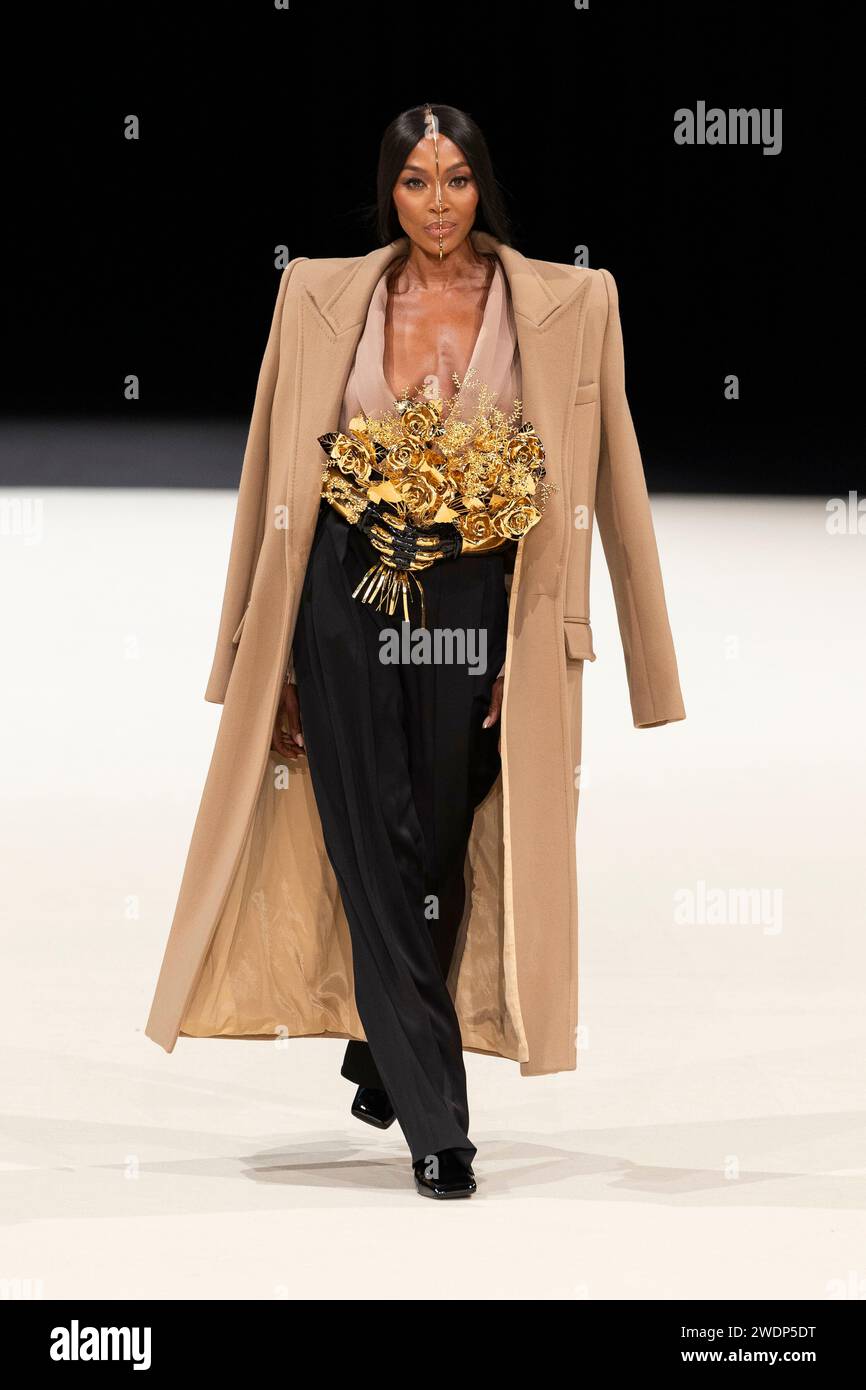 Paris, Frankreich. 20th Jan, 2024. Naomi Campbell at BALMAIN HOMME Fall ...
