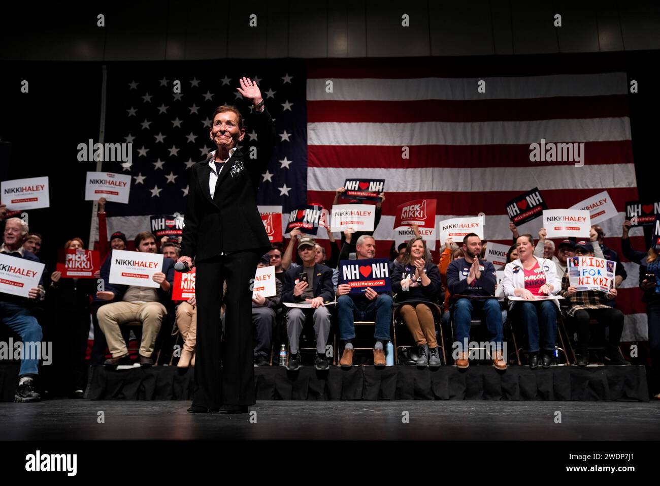 Judge Judy Sheindlin arrives to speak at a Republican presidential ...