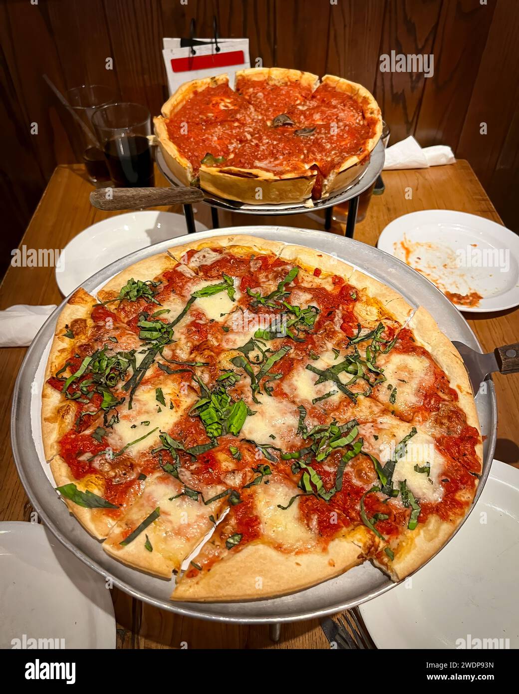 Deep dish duo hi-res stock photography and images - Alamy