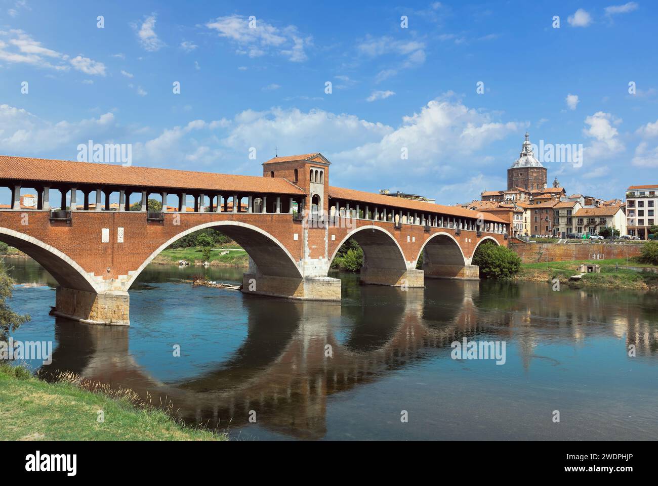 Medieval water feature hi-res stock photography and images - Alamy