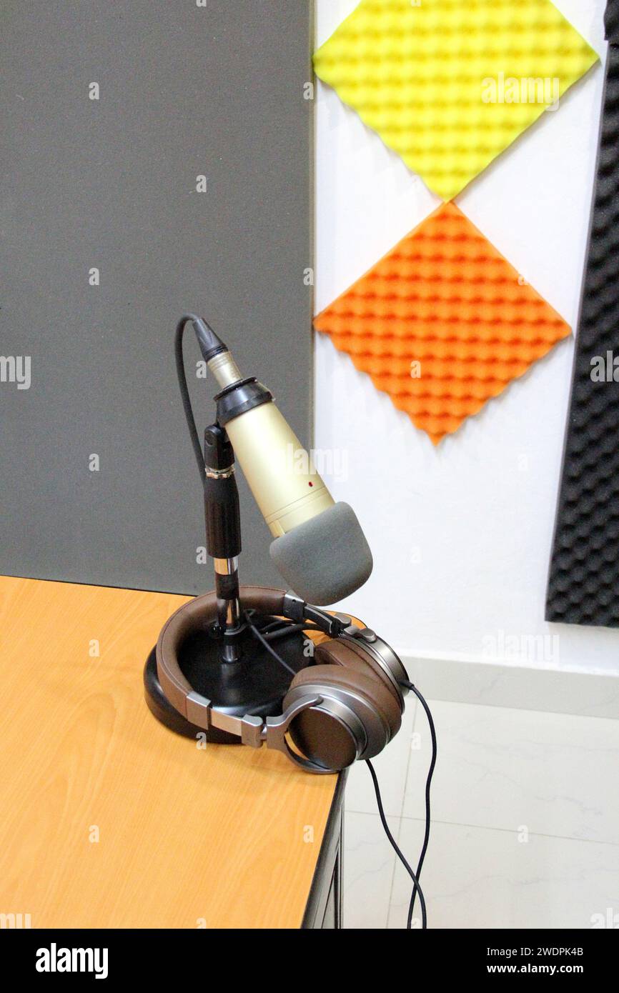 Acoustic panels hi-res stock photography and images - Alamy