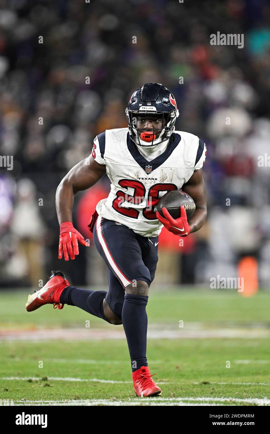 Houston Texans running back Devin Singletary (26) runs the ball during ...