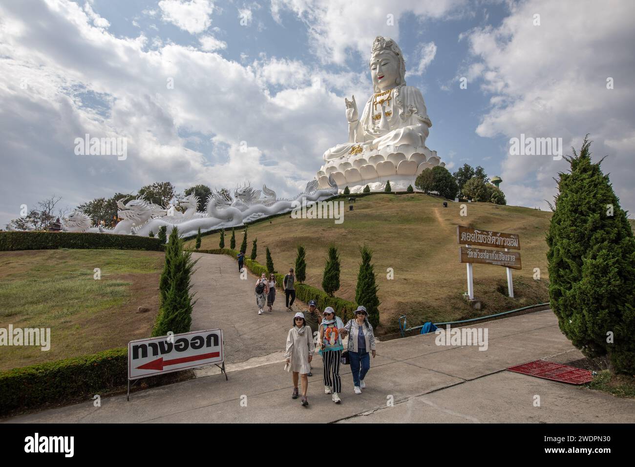 Chiang Rai, Thailand. 17th Jan, 2024. A view of the large Guanyin ...