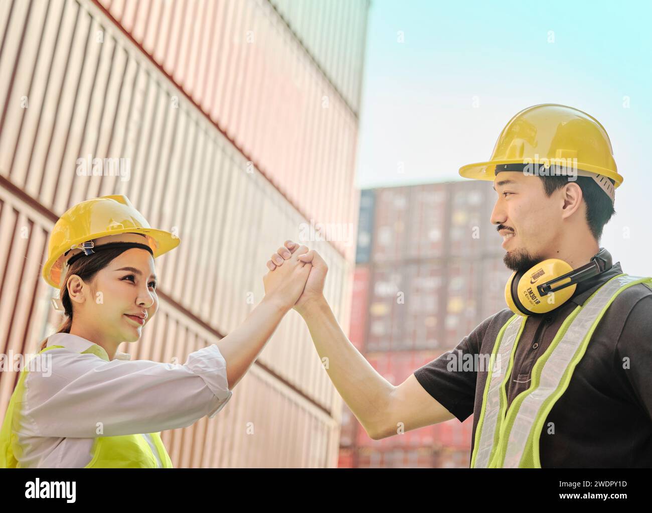 Work done by hand hi-res stock photography and images - Alamy