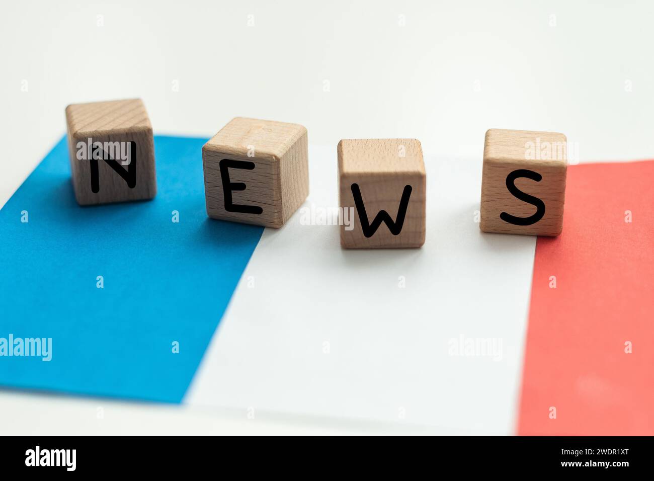 Newspaper article coverage hi-res stock photography and images - Alamy