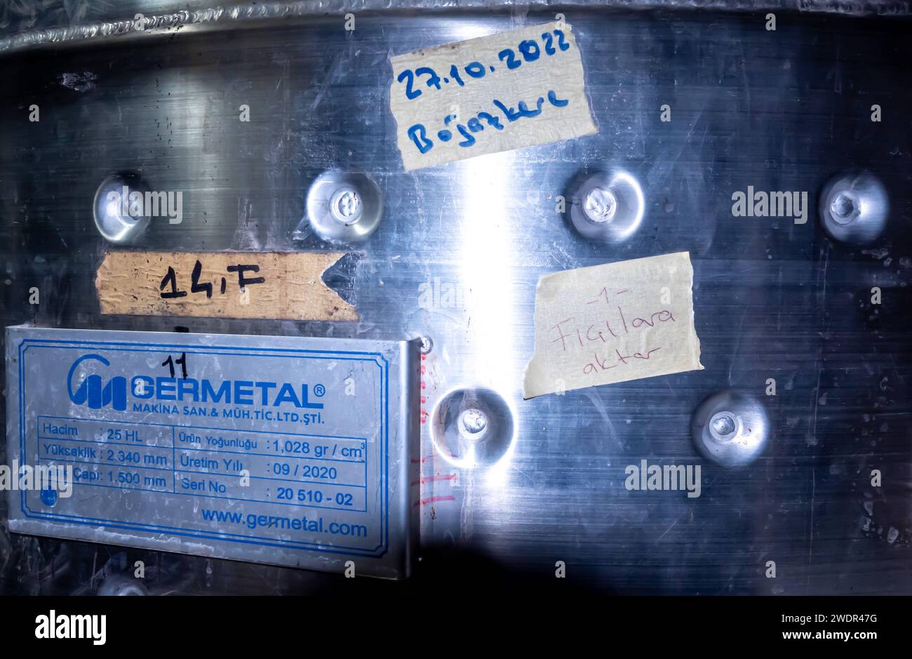 Stainless Steel Wine Tank and its technical characteristics information ...