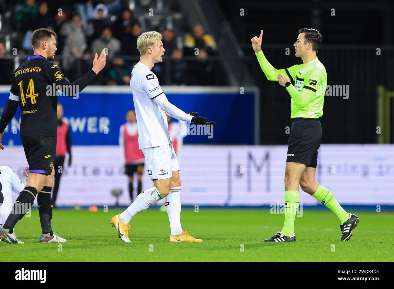 Bram Van Driessche in action with Jon Dagur Thorsteinsson (7) of OHL ...