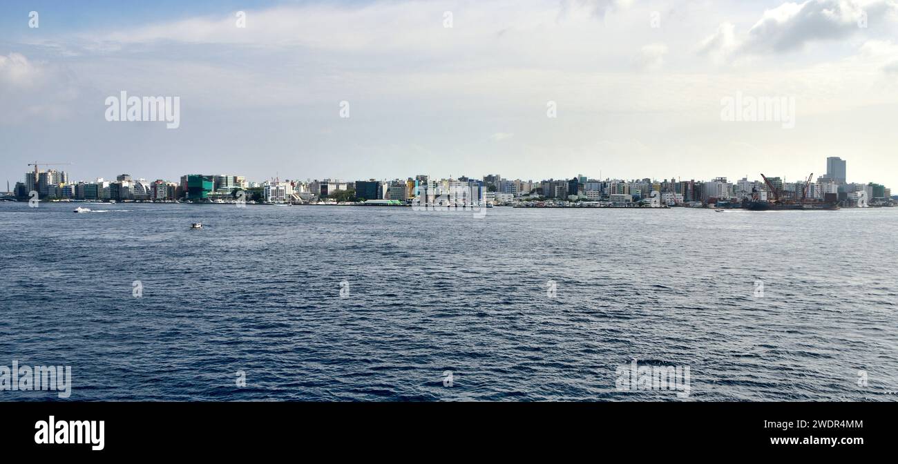 Male city hi-res stock photography and images - Alamy