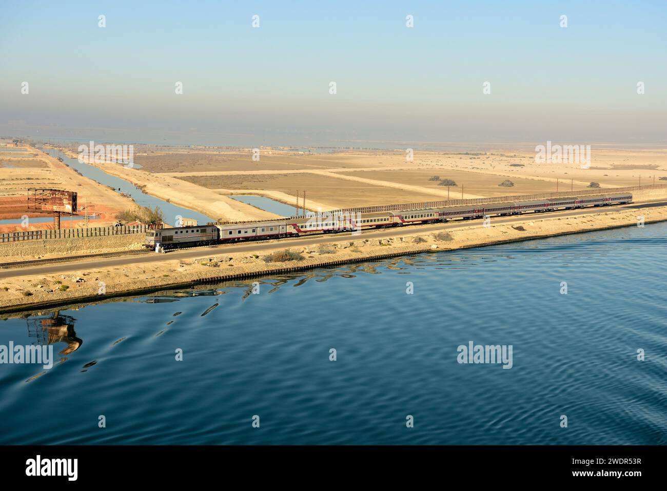 Train, Suez Canal, desert landscape, Egypt Stock Photo - Alamy