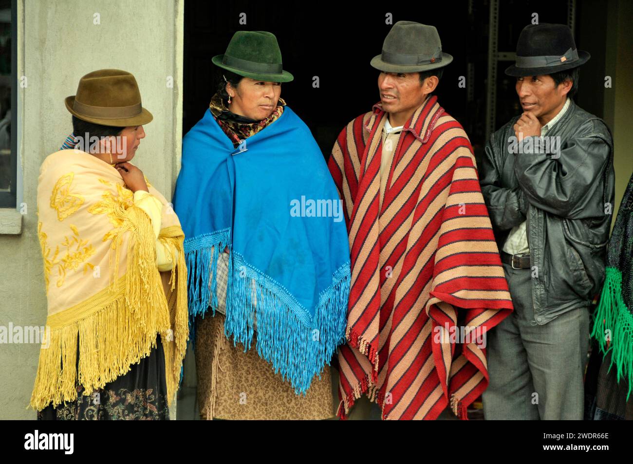 Indigenous people, Zumbahua Market Day, Andes Mountains, Ecuador Stock ...