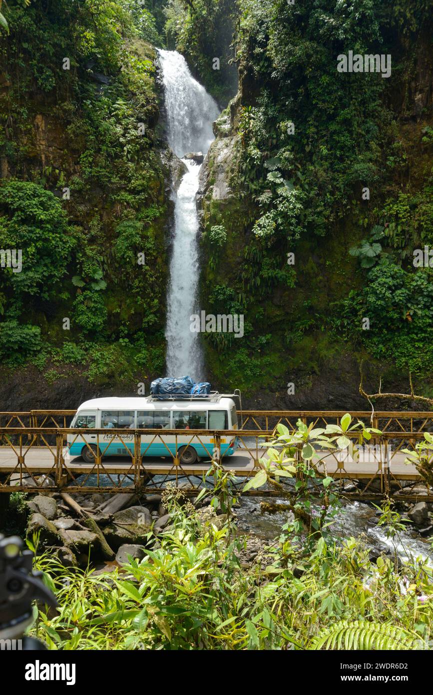 Costa rica tourist bus hi-res stock photography and images - Alamy